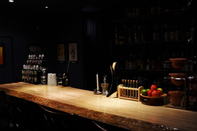 「アレキサンダー・フランベ」by Cocktail Bar Raven：伊藤さん | Brandy Daddy Cocktail ...